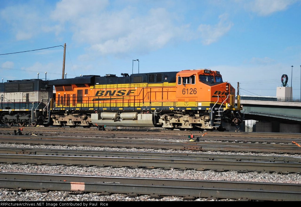 BNSF 6126